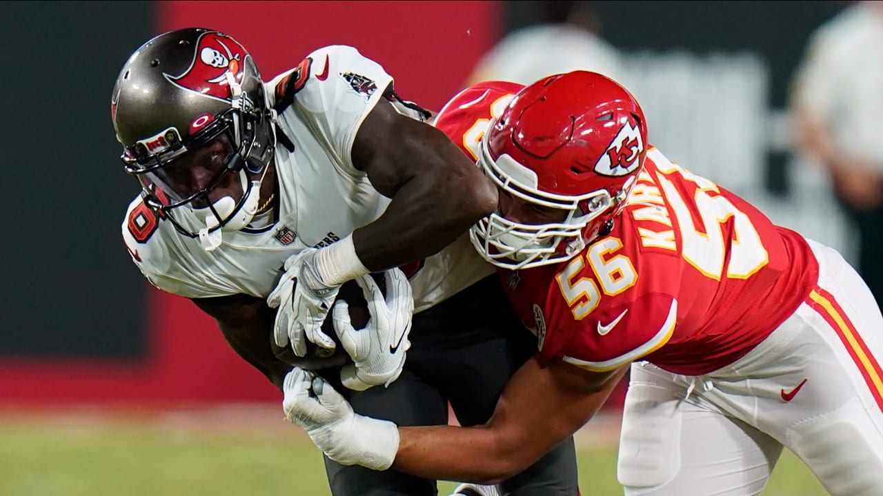 Tampa Bay Buccaneers wide receiver Julio Jones' first catch of the game ...