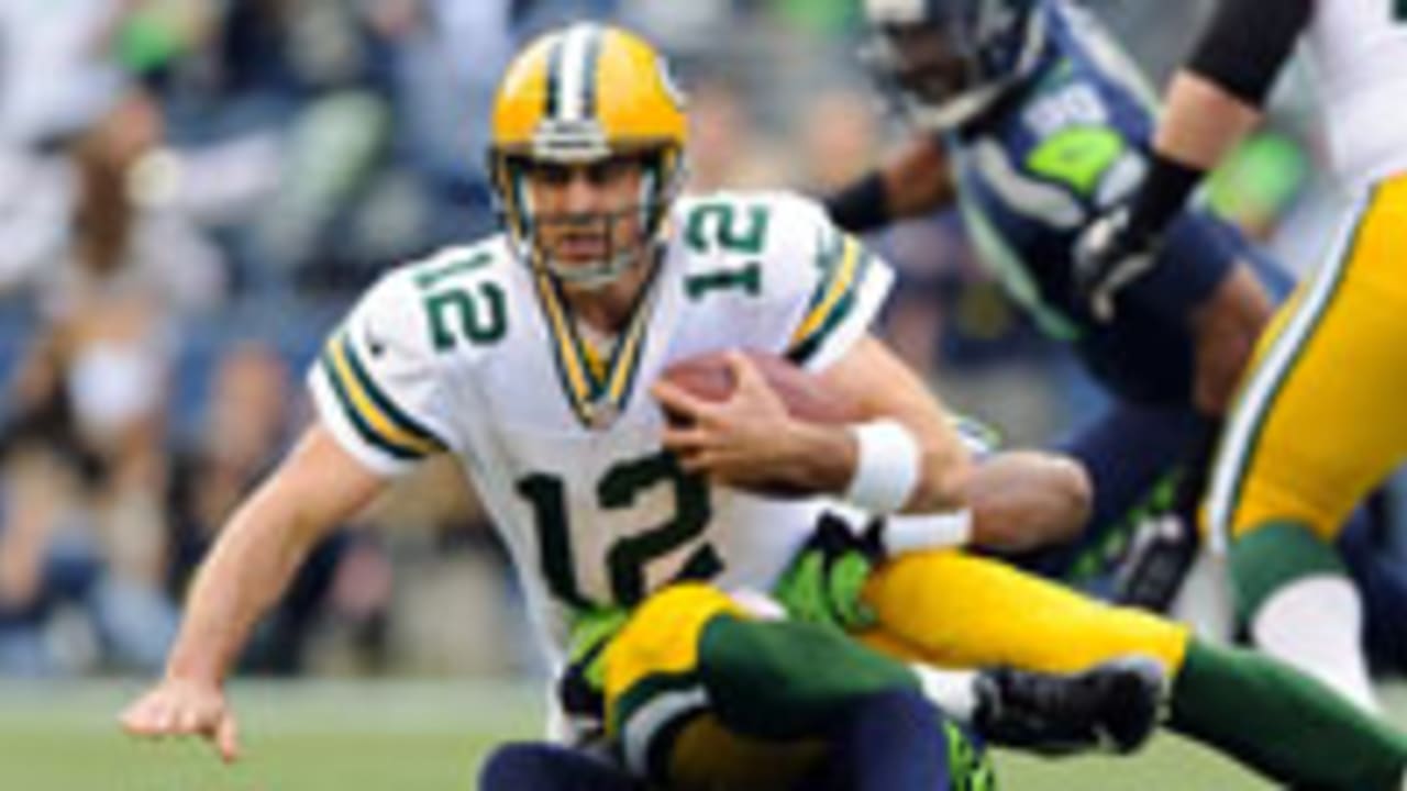 Seahawks sack Aaron Rodgers eight times in first half
