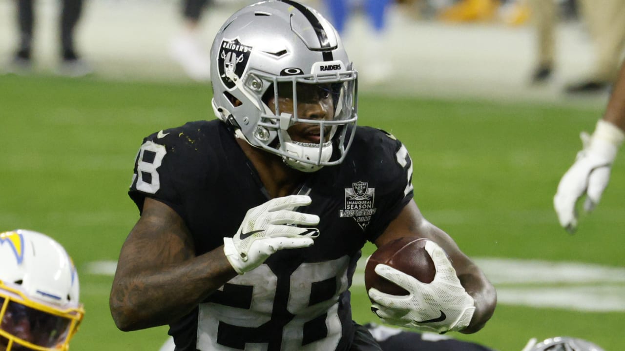 Las Vegas Raiders running back Josh Jacobs' filthy juke leaves Los ...