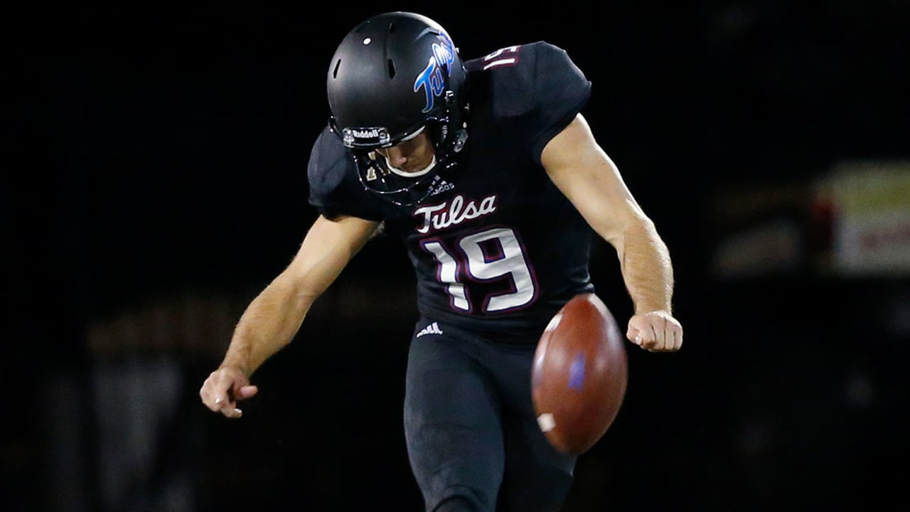 Bears sign K Redford Jones to compete with Parkey