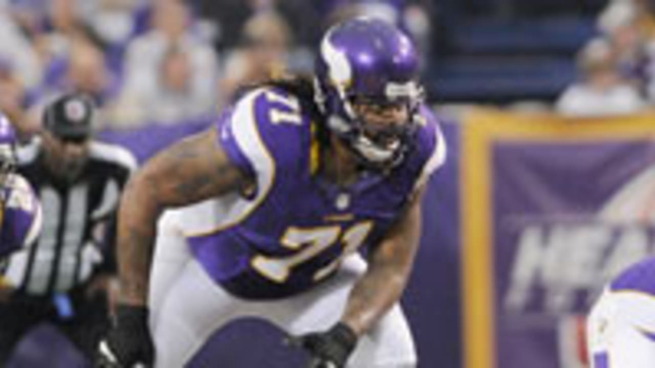 Phil Loadholt, Minnesota Vikings strike contract