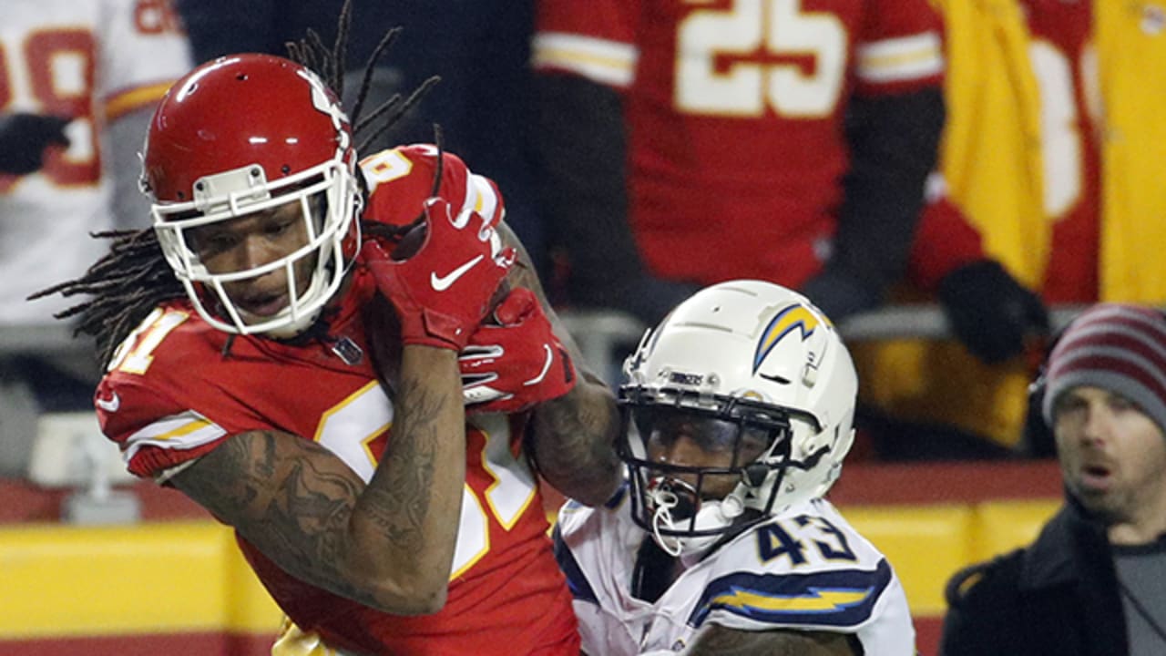 Kelvin Benjamin's first catch as a Chief goes for 17 yards