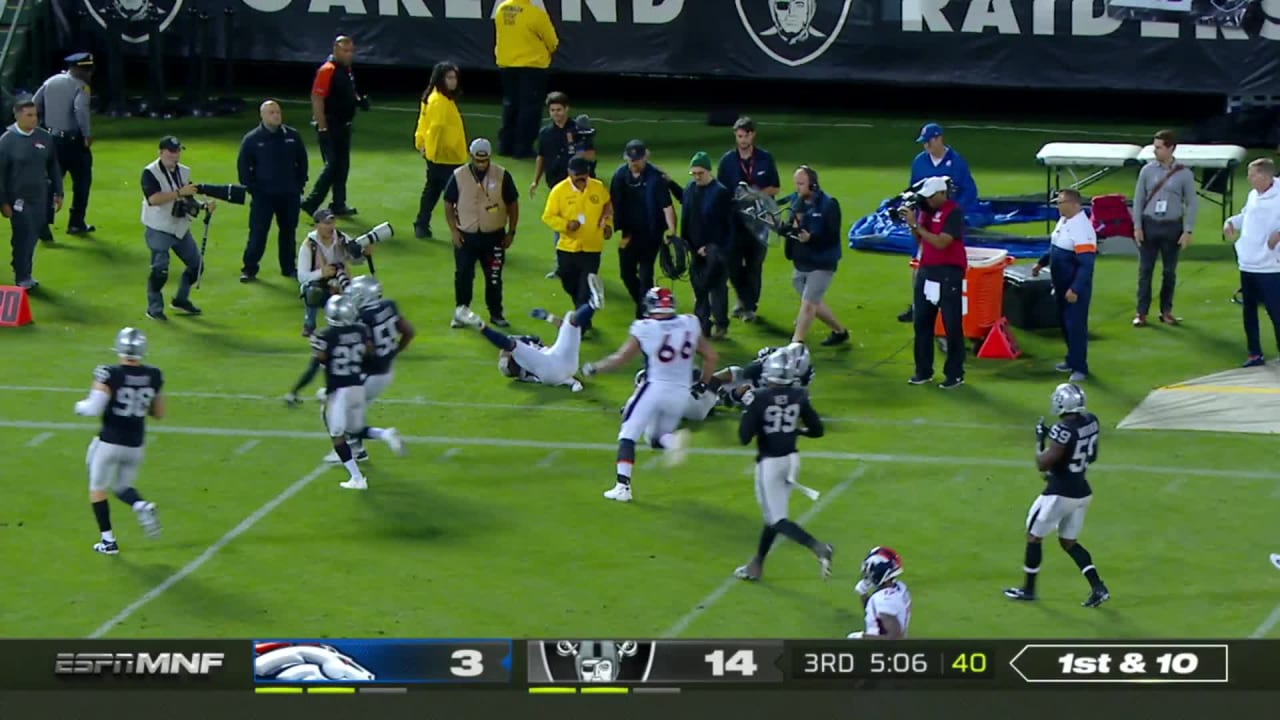 Royce Freeman powers through Raiders defenders on physical 27-yard run