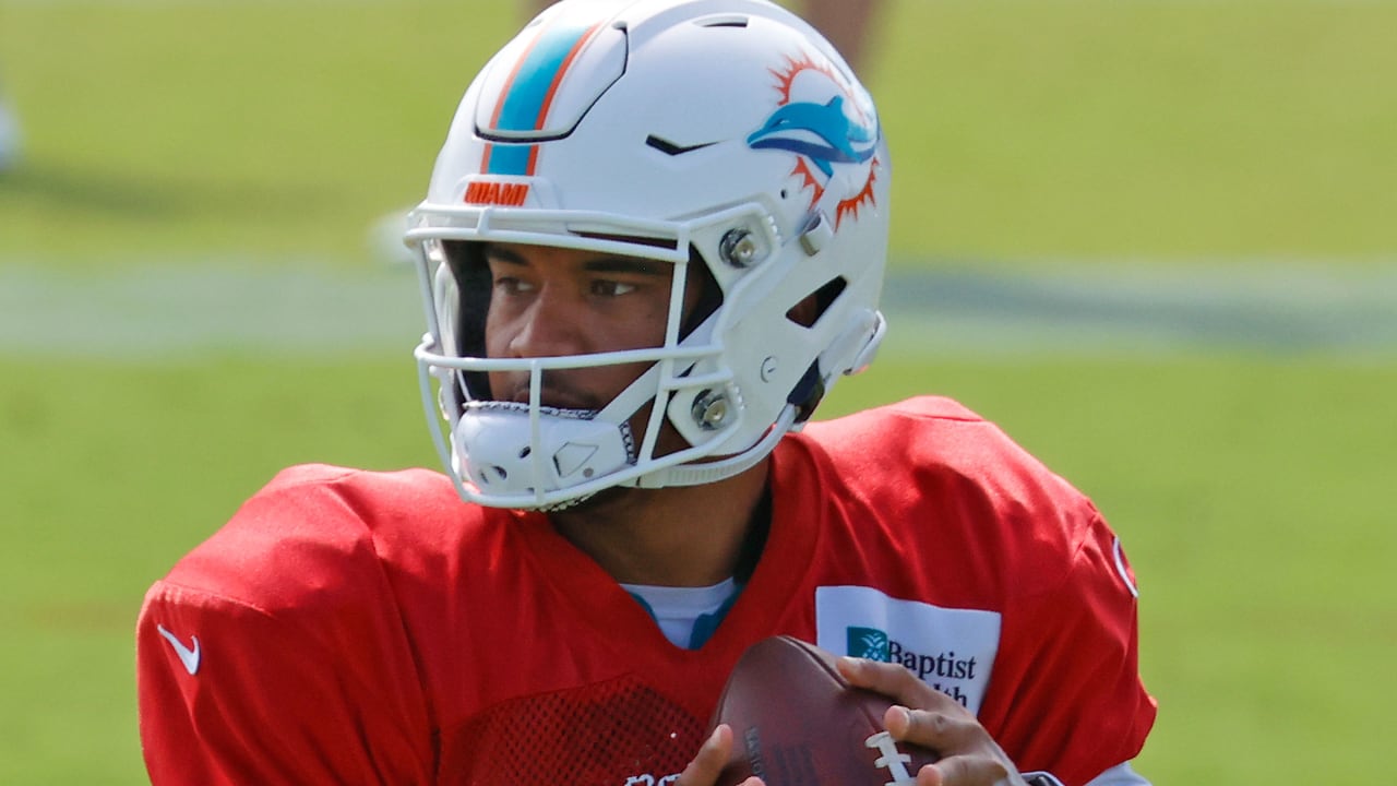 First look: 2020 rookies take the field at training camp