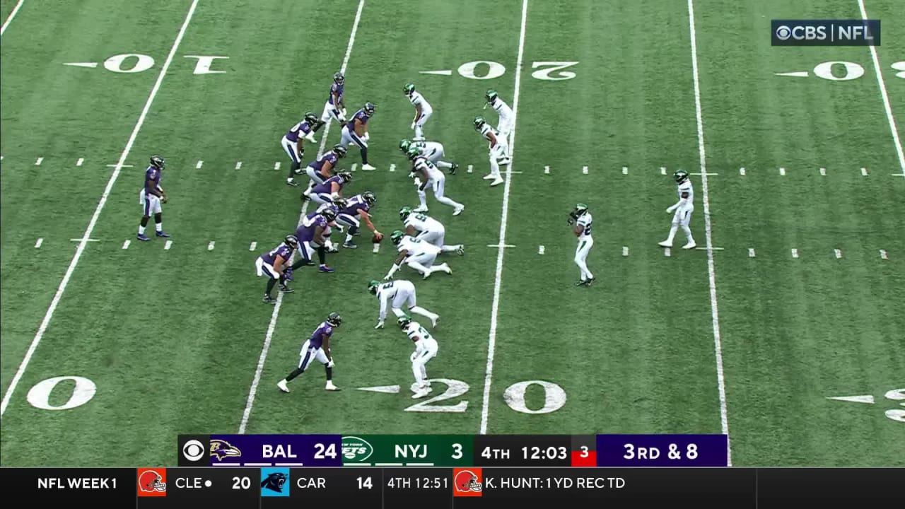 Baltimore Ravens quarterback Lamar Jackson places pass perfectly to ...