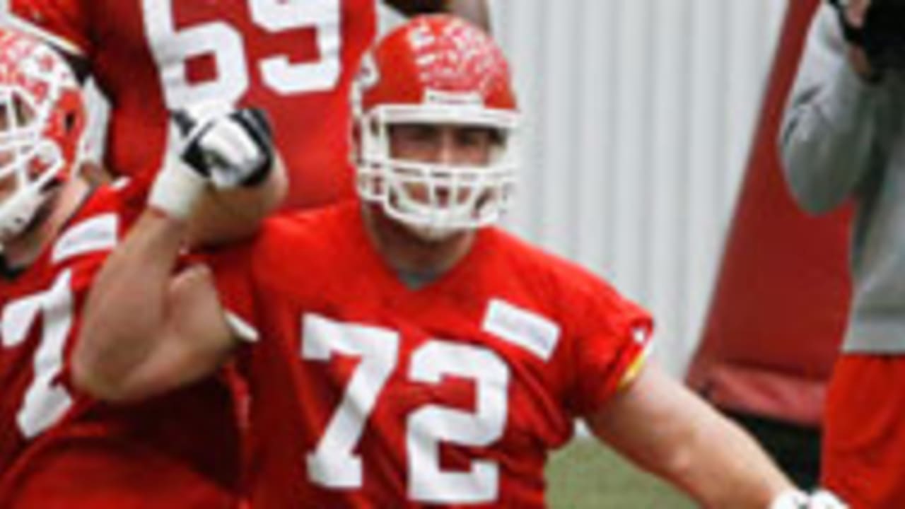Eric Fisher signs Kansas City Chiefs rookie contract
