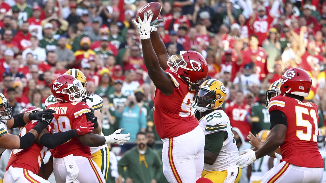 Kansas City Chiefs defensive end Alex Okafor gets UP to deny Green Bay ...