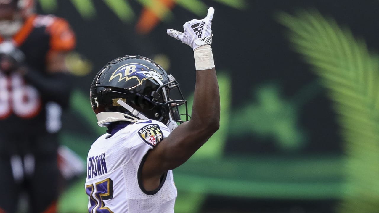 Baltimore Ravens quarterback Lamar Jackson buys time for second ...