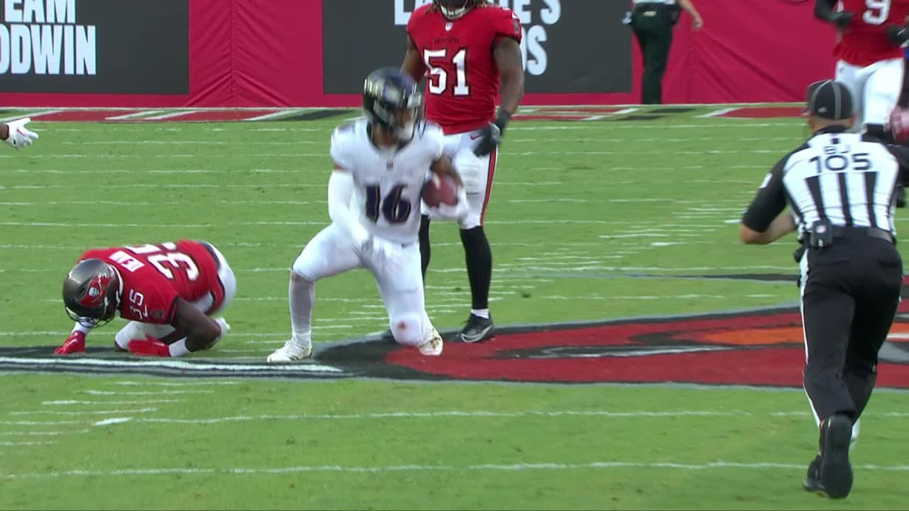 Baltimore Ravens wide receiver Tylan Wallace stretches out for catch ...