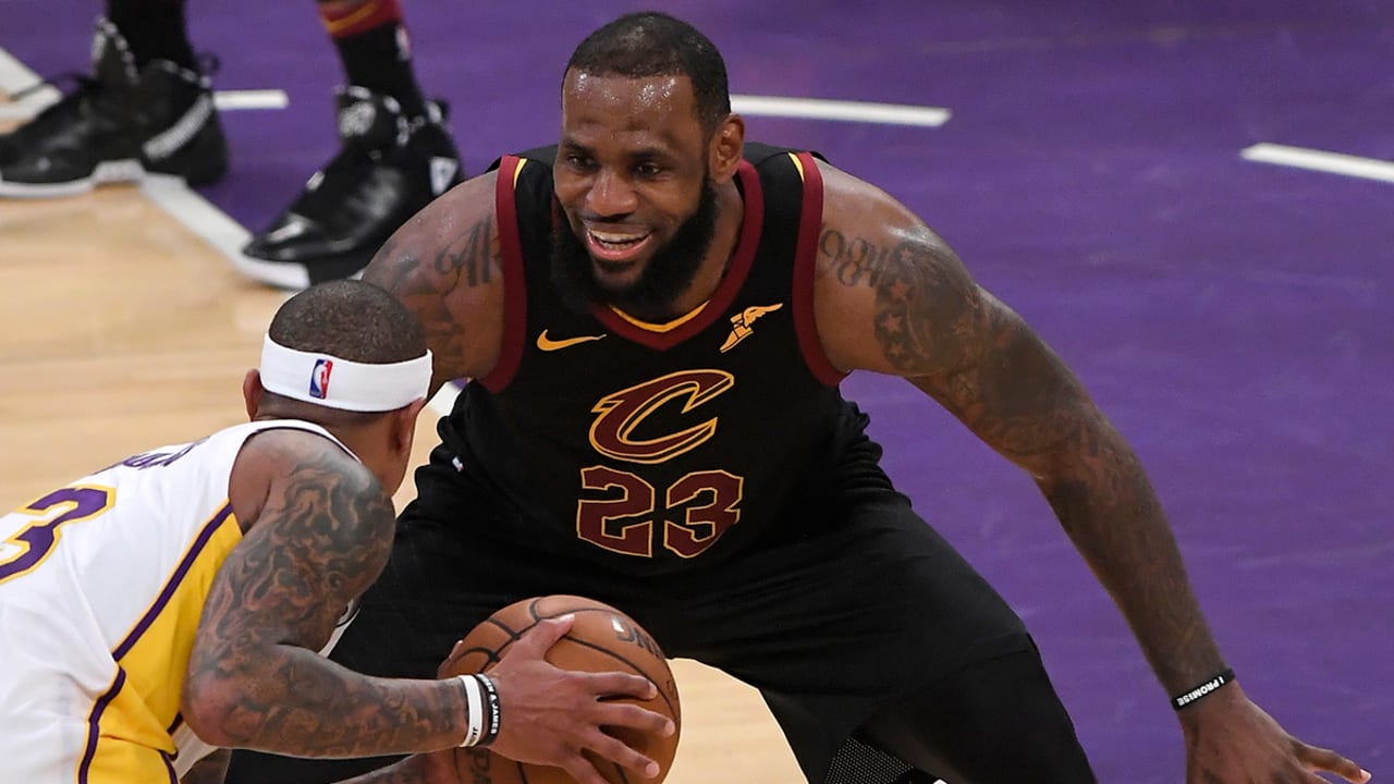 NFL players react to LeBron James joining Lakers