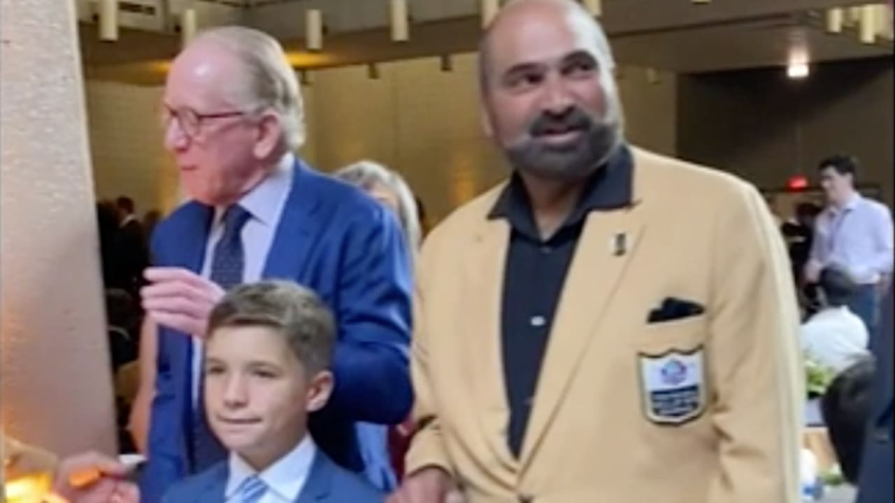 2021 Pro Football Hall of Fame quarterback Peyton Manning's son meets ...