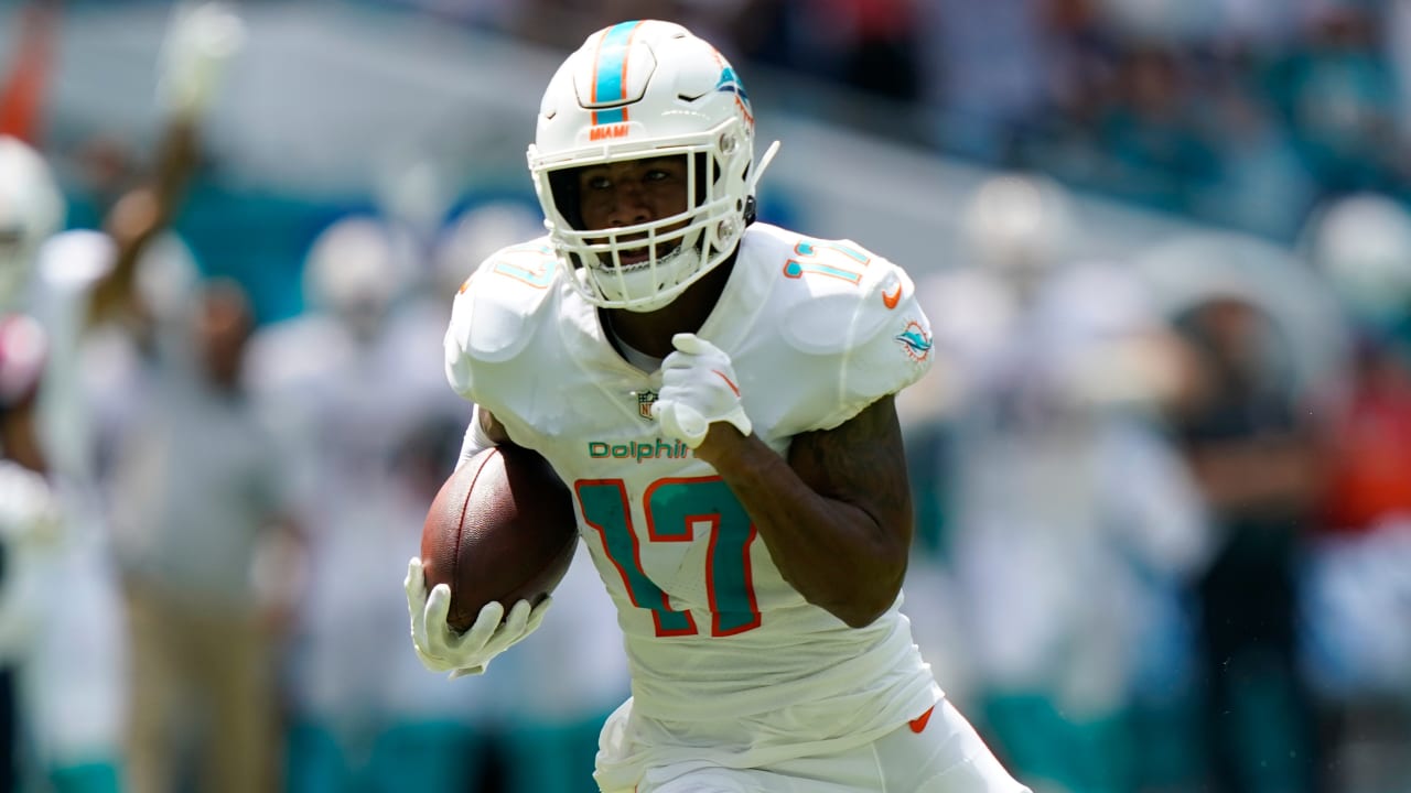 Miami Dolphins wide receiver Jaylen Waddle best plays vs. Patriots | Week 1