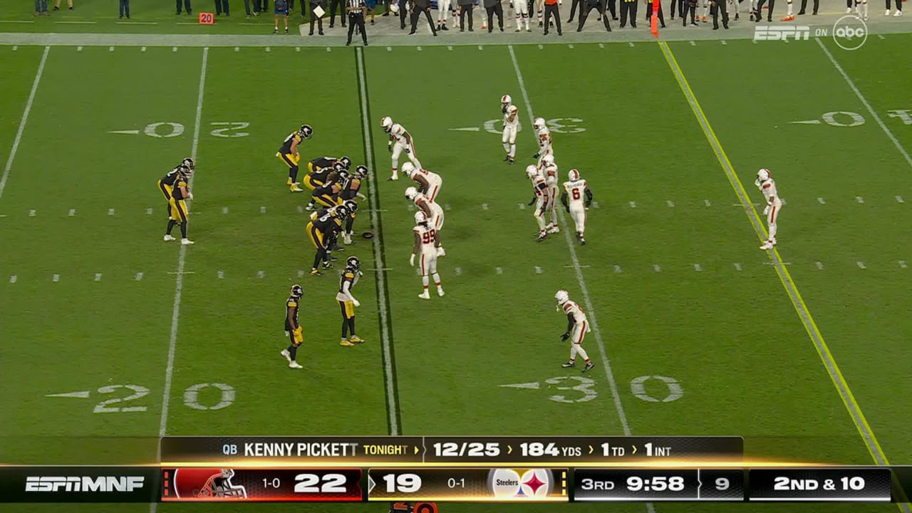 Pittsburgh Steelers quarterback Kenny Pickett lasers 23-yard completion ...