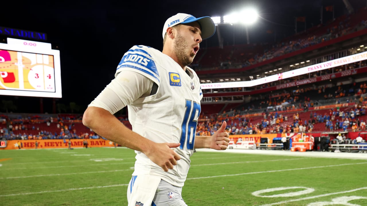 Lions QB Jared Goff, Dolphins RB Raheem Mostert highlight Players of ...