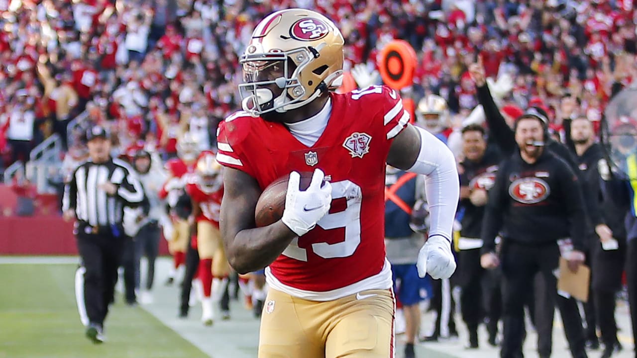 San Francisco 49ers wide receiver Deebo Samuel speeds around left ...