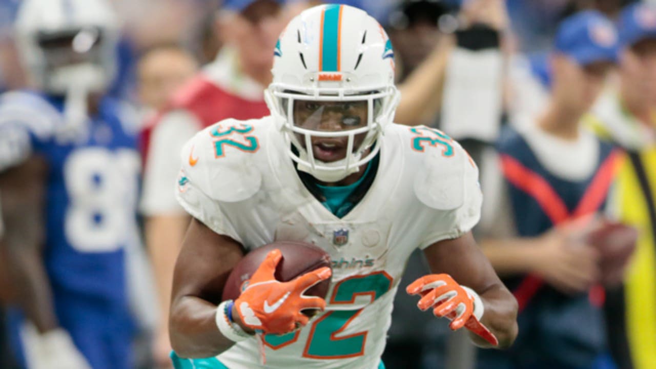 Drake bursts up middle for second TD of game