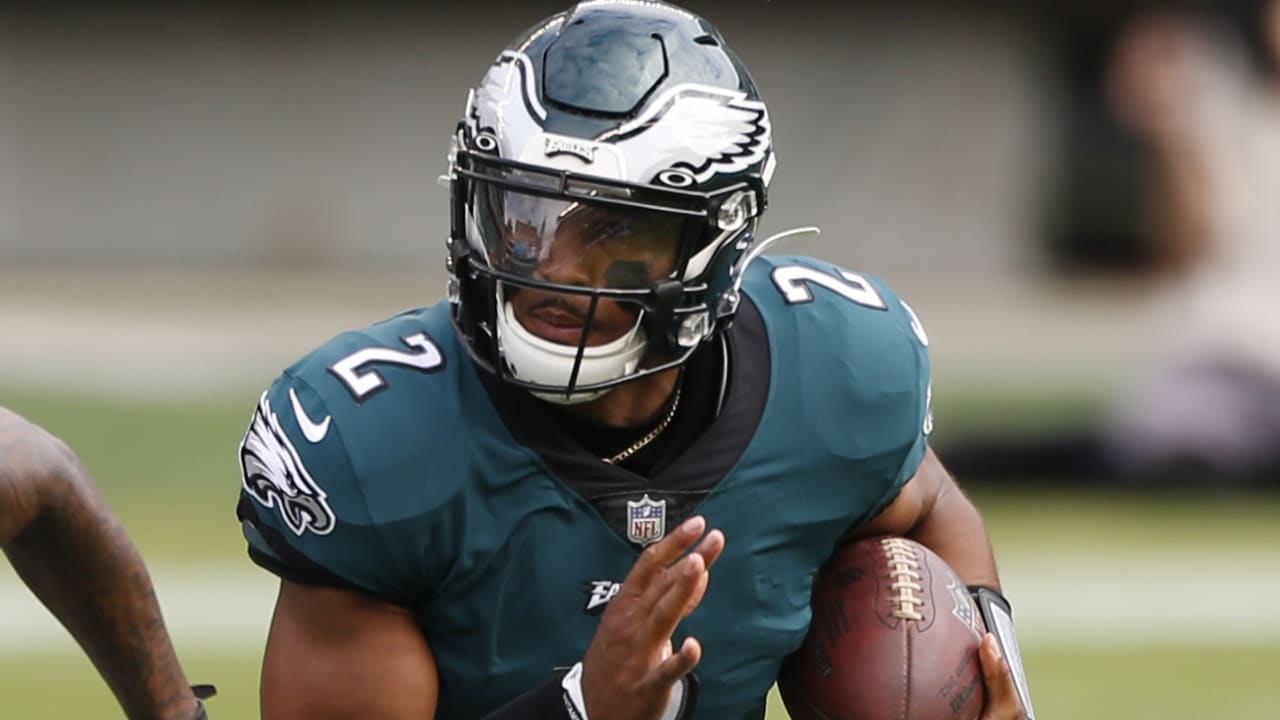 Philadelphia Eagles quarterback Jalen Hurts checks into the game for ...
