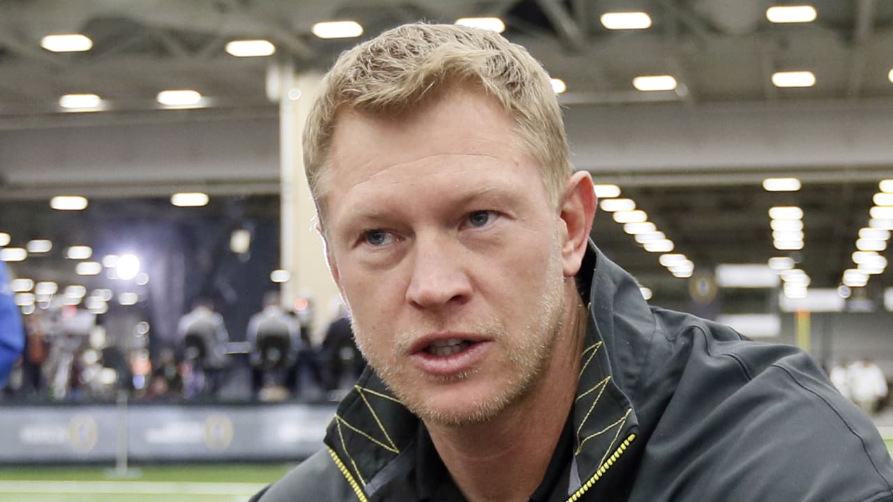UCF hires Oregon's Scott Frost as head coach