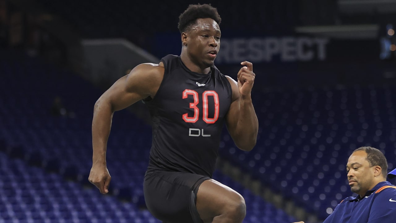 Defensive lineman Jeffrey Gunter runs official 4.7-second 40-yard dash ...