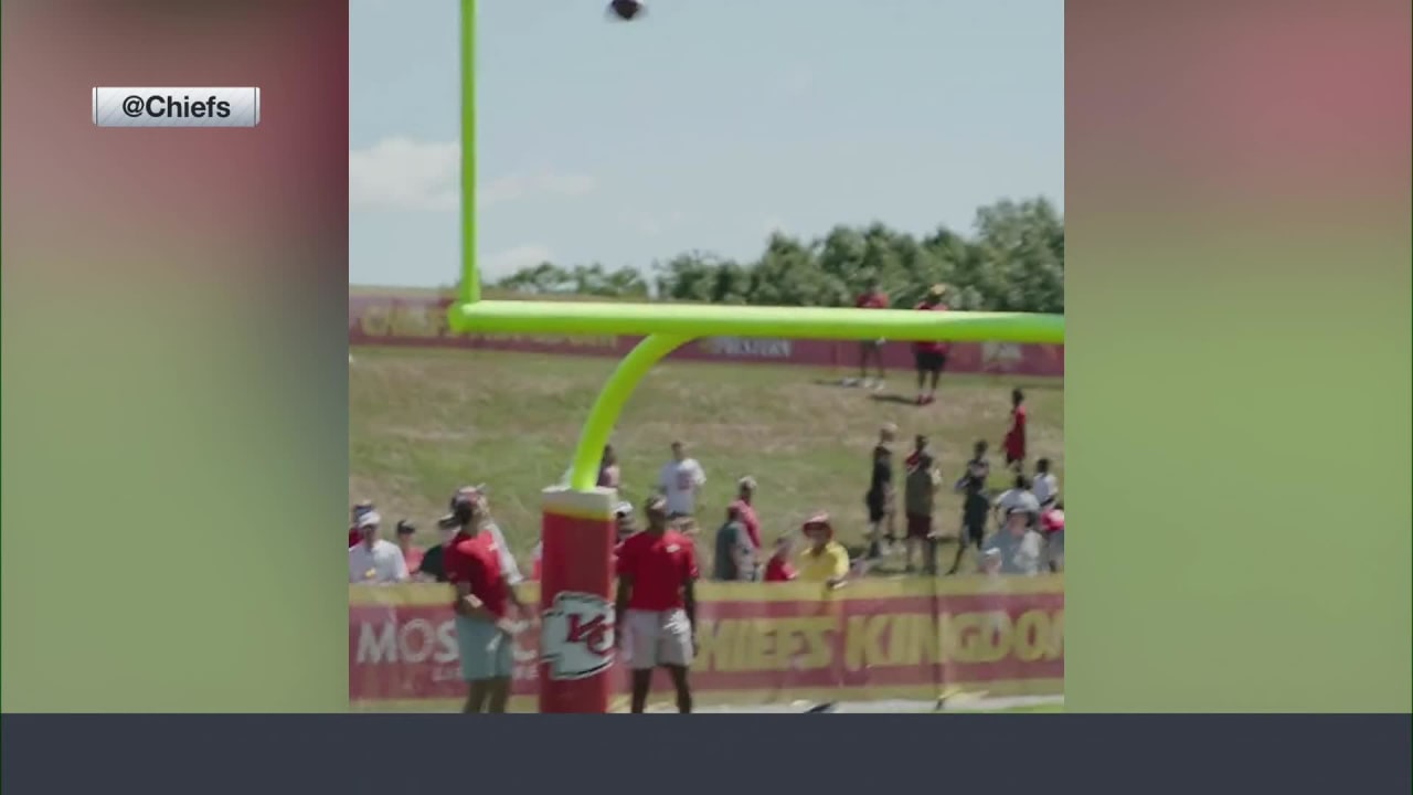 Kansas City Chiefs quarterback Patrick Mahomes' accuracy on 30-yard ...