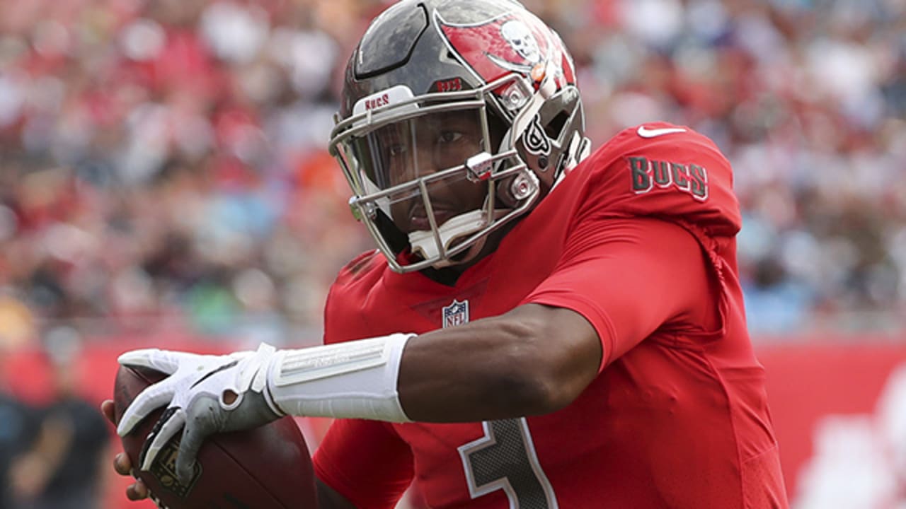 Winston goes all out, gains 19 yards on scramble