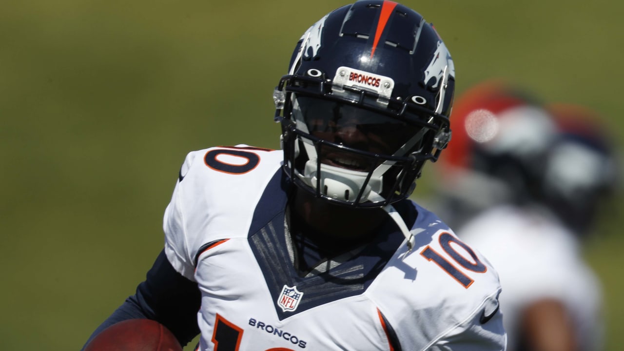 Emmanuel Sanders participates in 7-on-7 drills
