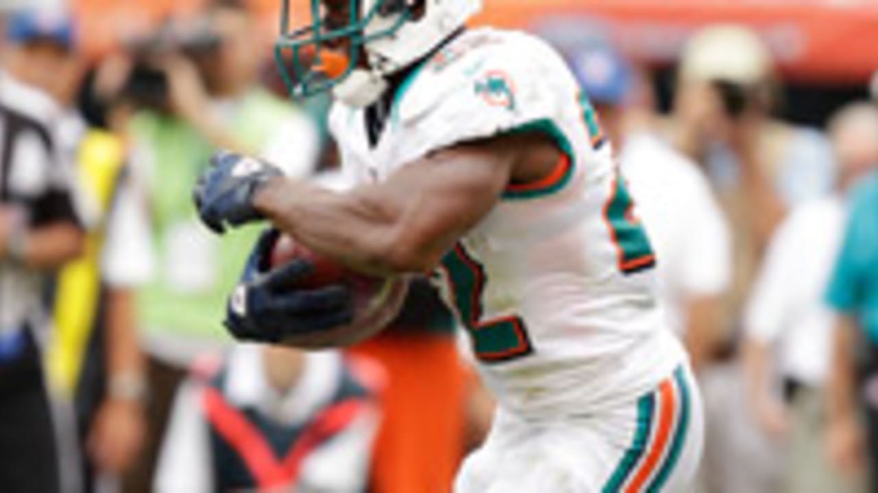 Reggie Bush runs well at Miami Dolphins practice