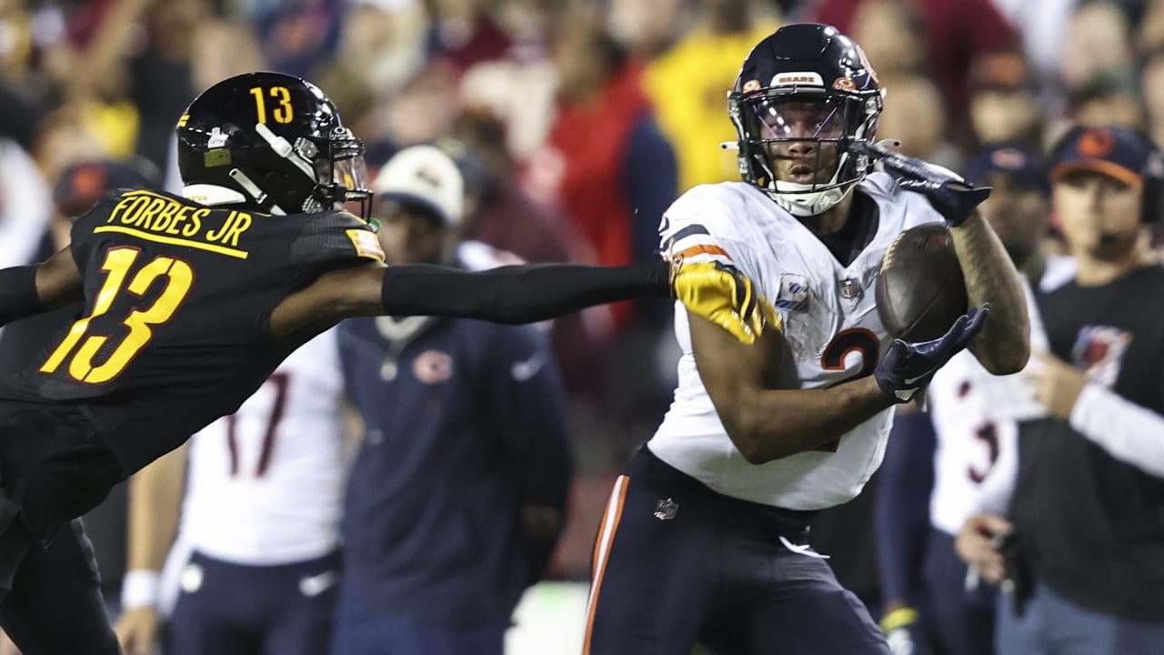 Chicago Bears wide receiver DJ Moore changes locations quickly on a ...