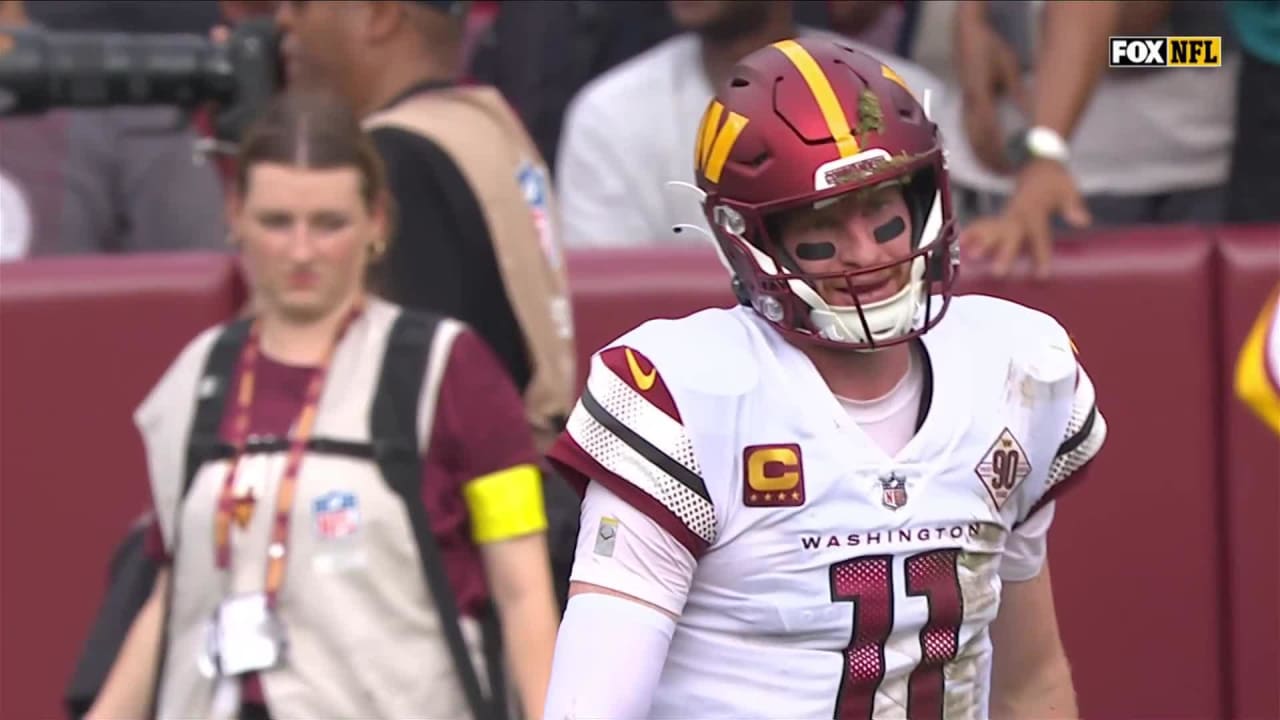 Jacksonville Jaguars linebacker Travon Walker reads the screen ...