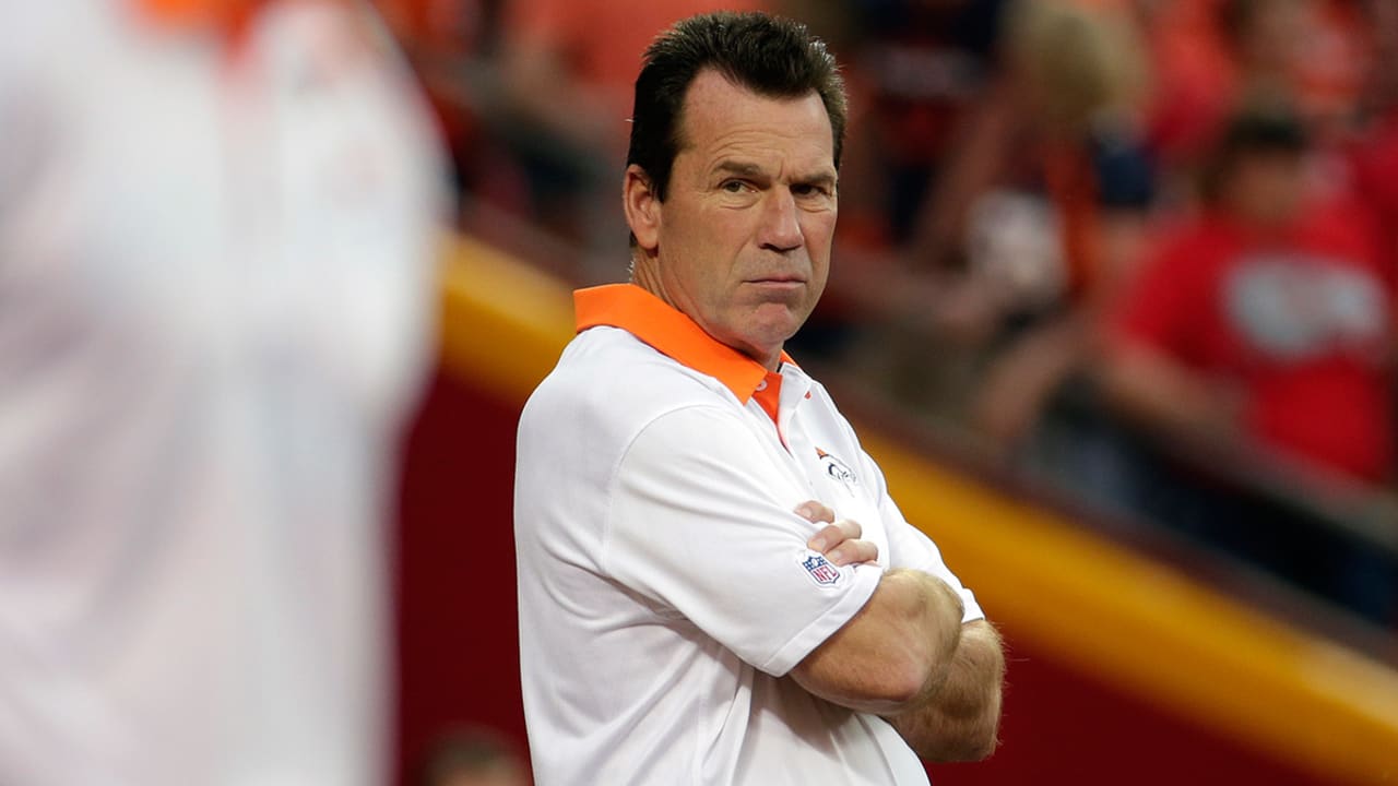 Broncos will 'stay committed' to Kubiak's playbook