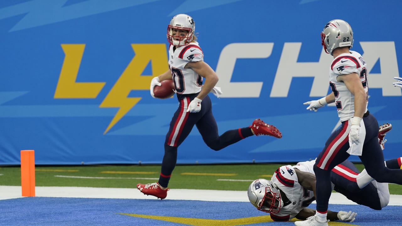 New England Patriots wide receiver Gunner Olszewski glides 38 yards for TD on throw from ...
