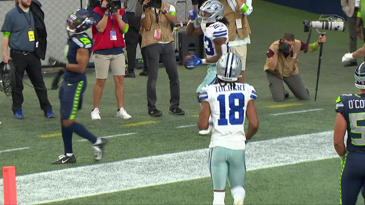 Dallas Cowboys running back Rico Dowdle swings out for 6-yard TD catch