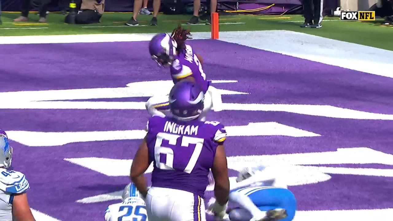 Minnesota Vikings running back Alexander Mattison sheds tacklers on ...