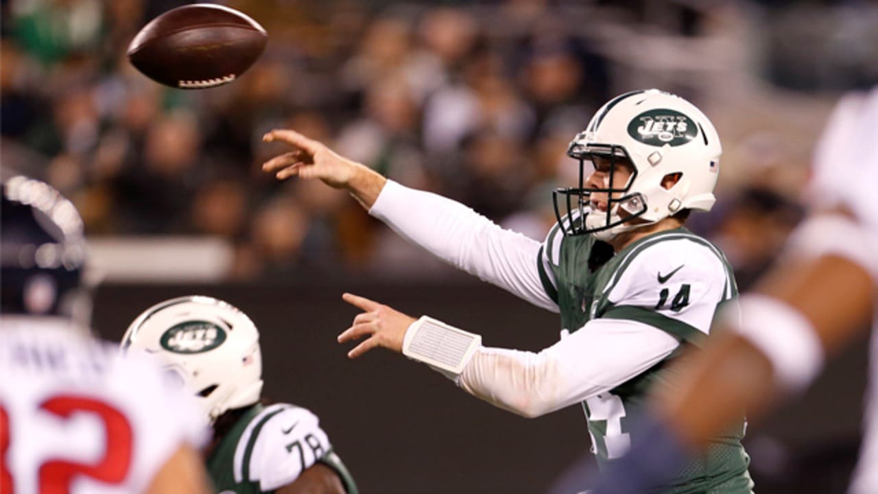 On-the-run TD throw from Darnold gets Jets into end zone