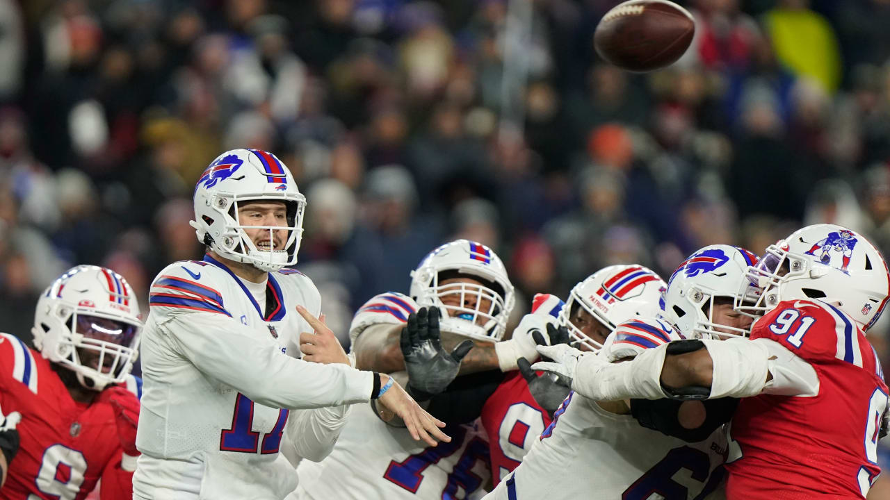 Buffalo Bills quarterback Josh Allen zips pinpoint 19-yard pass to wide ...