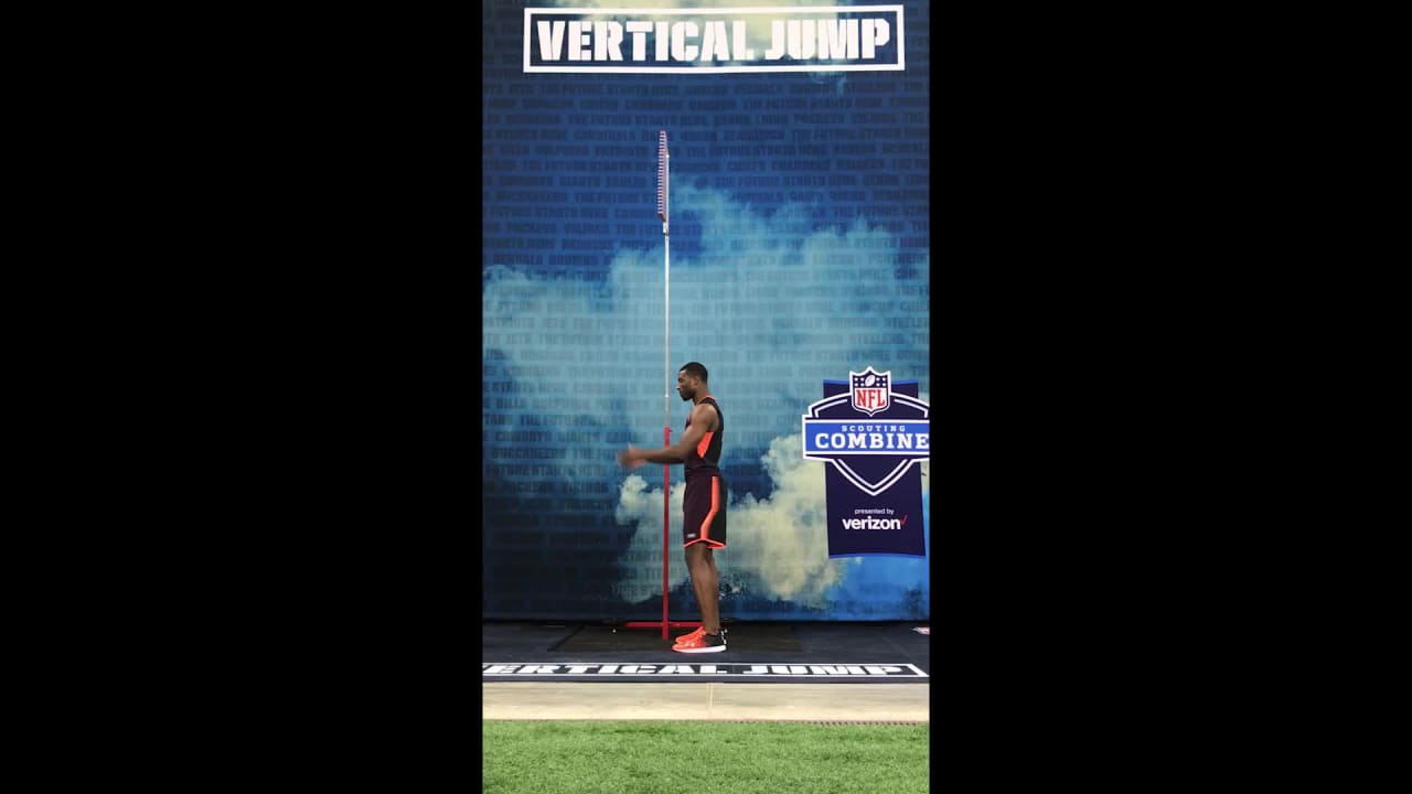 Notre Dame WR Miles Boykin gets MAJOR AIR on official 43.5" vertical jump