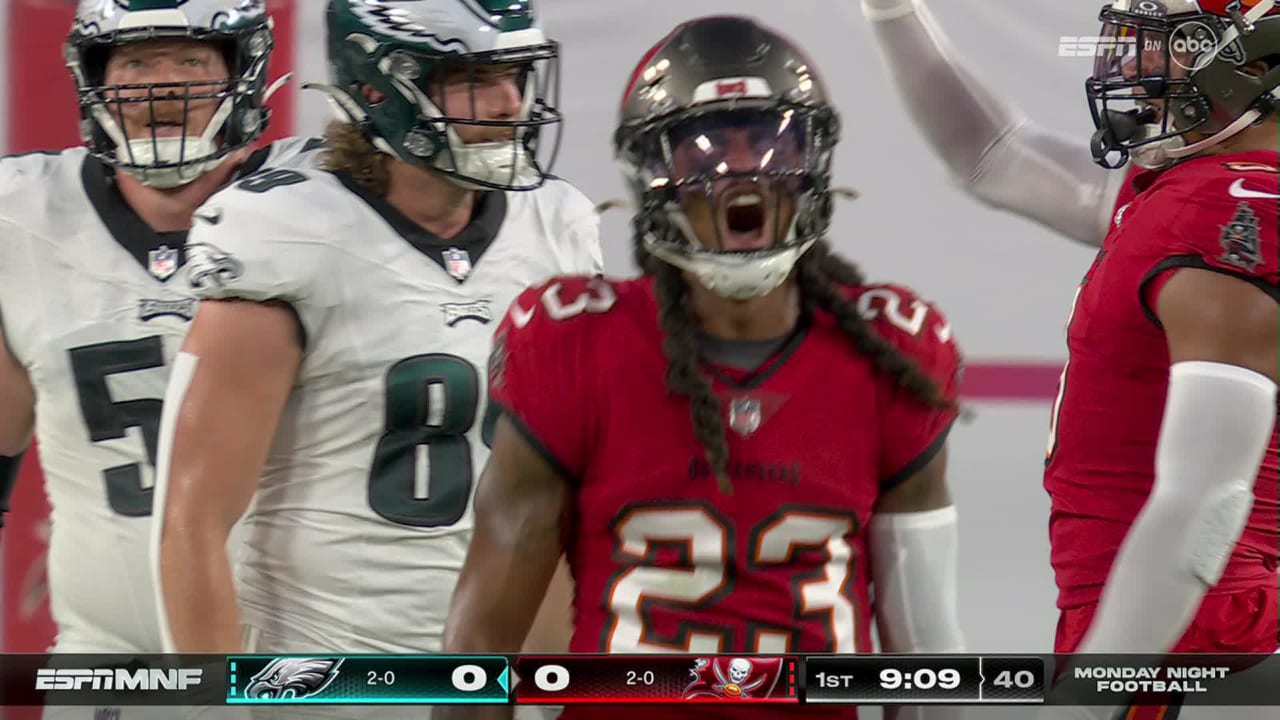 Tampa Bay Buccaneers' defense stonewalls Philadelphia Eagles running ...