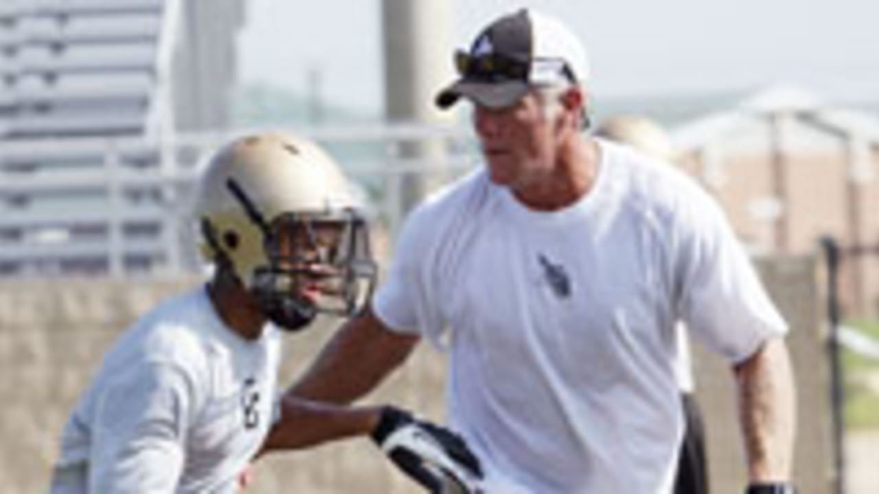 Brett Favre's a winner in his high school coaching debut