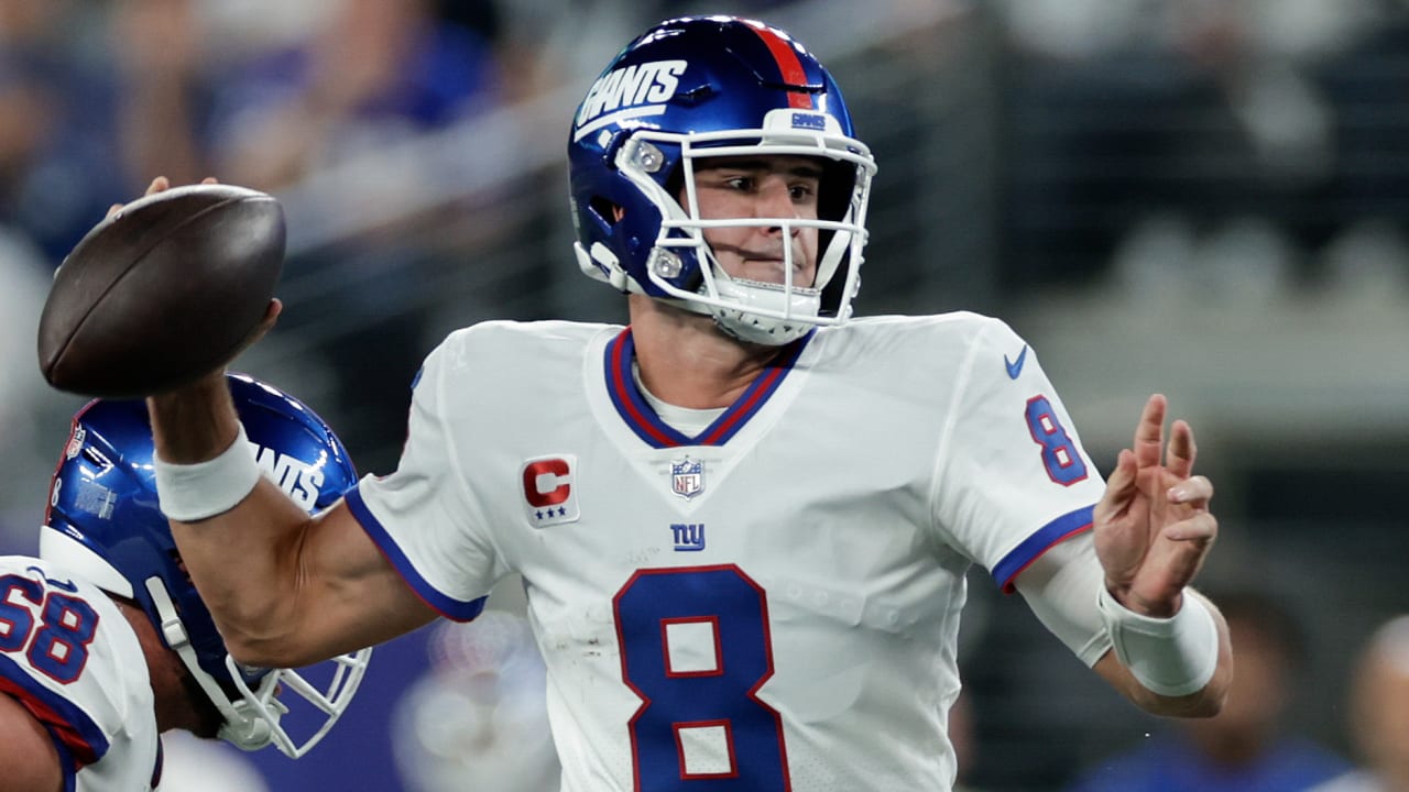 New York Giants quarterback Daniel Jones zips perfect sideline pass to ...