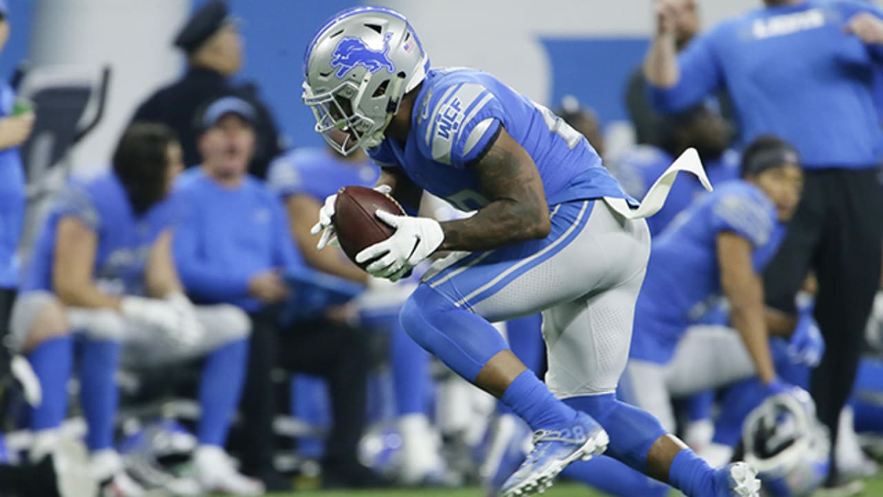 Quandre Diggs turns on jets for fingertip INT