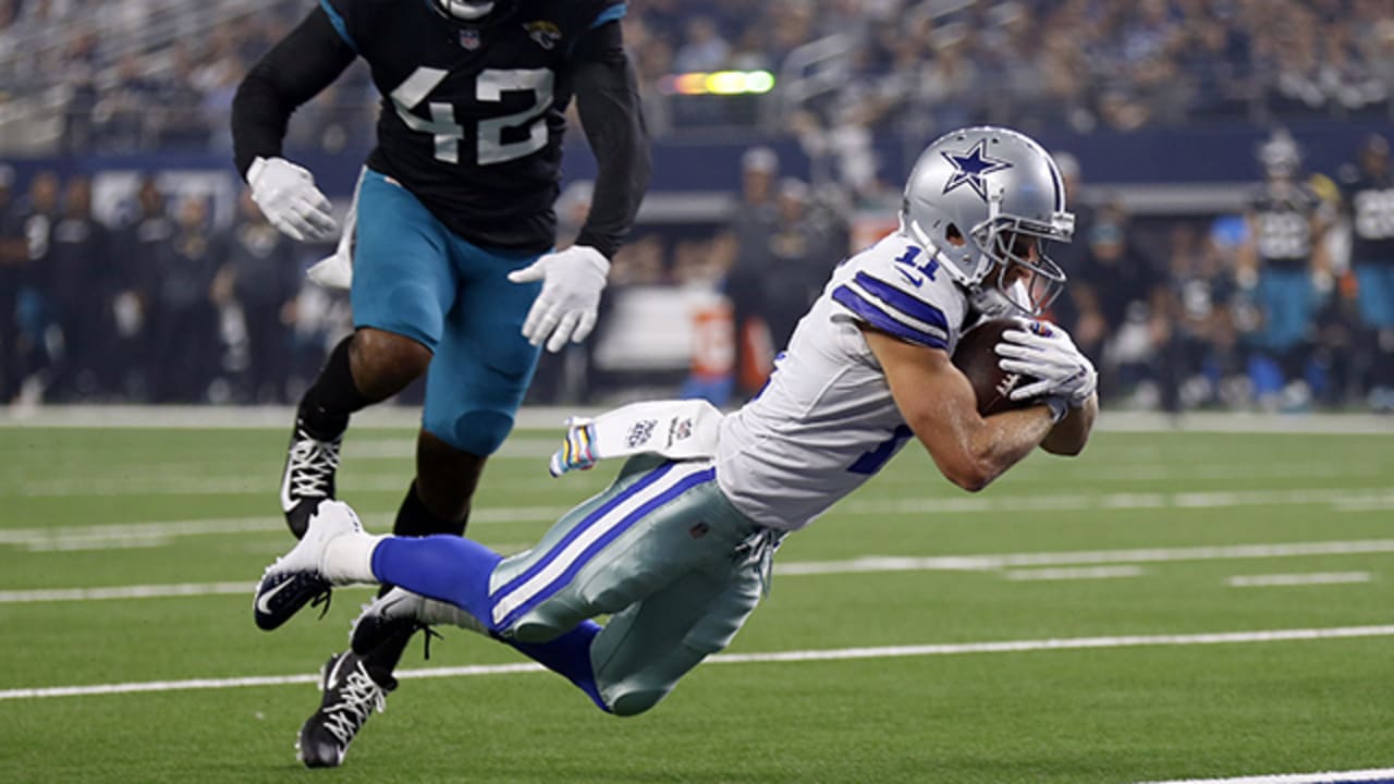 Beasley smiles for cameras after second TD grab