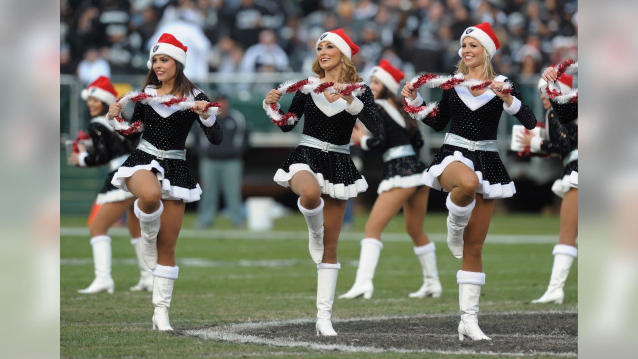 Nfl Cheerleaders Christmas Outfits