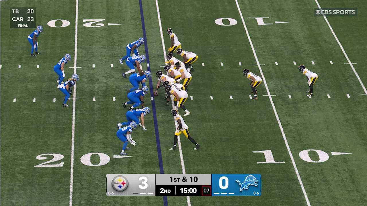 Pittsburgh Steelers running back Kenneth Gainwell explodes up the ...