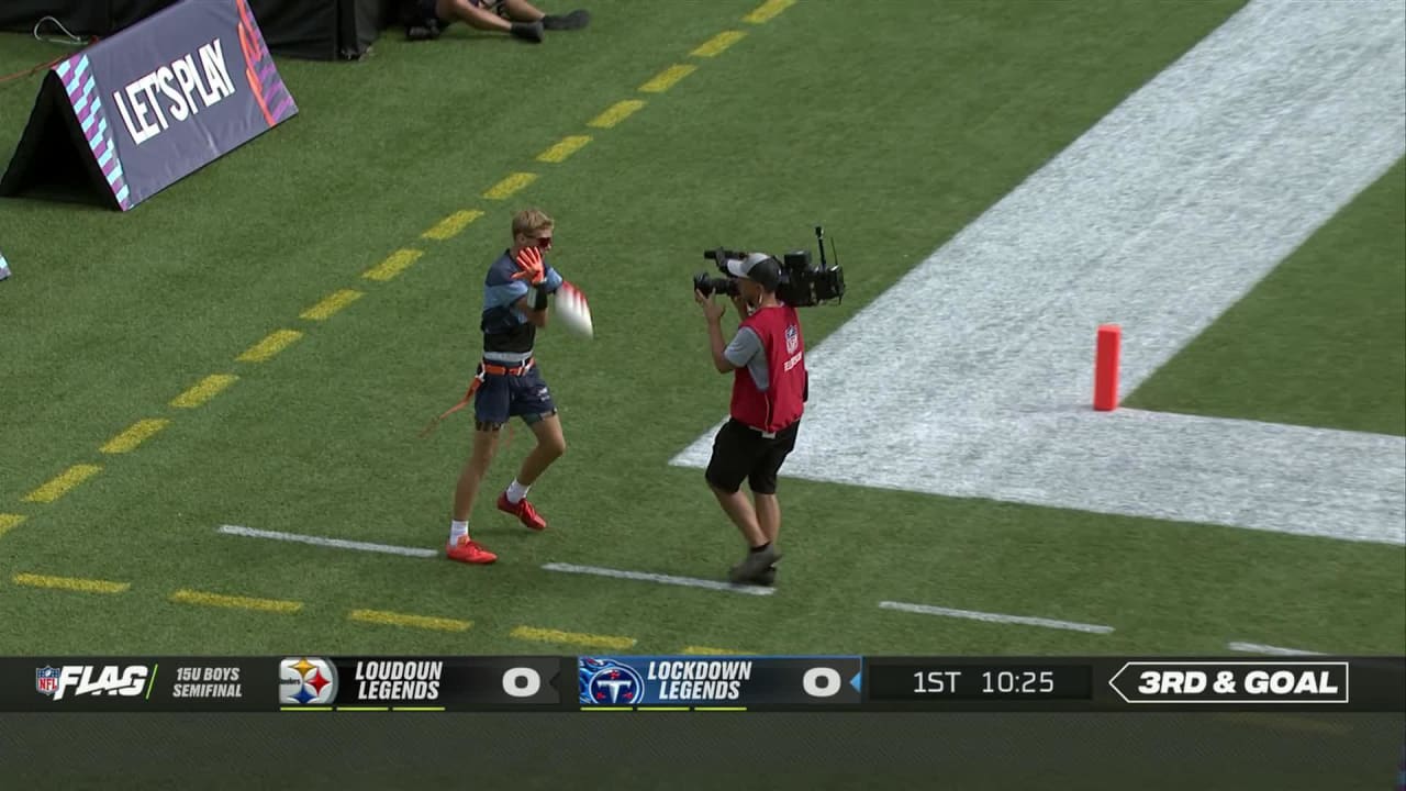 Lockdown Legends receiver R.C Davis shows off his athleticism on ...