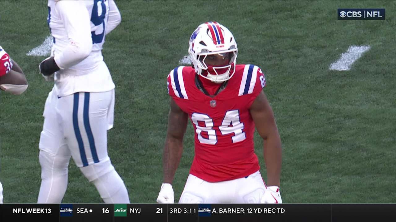 New England Patriots quarterback Drake Maye connects with Patriots wide receiver Kendrick Bourne ...