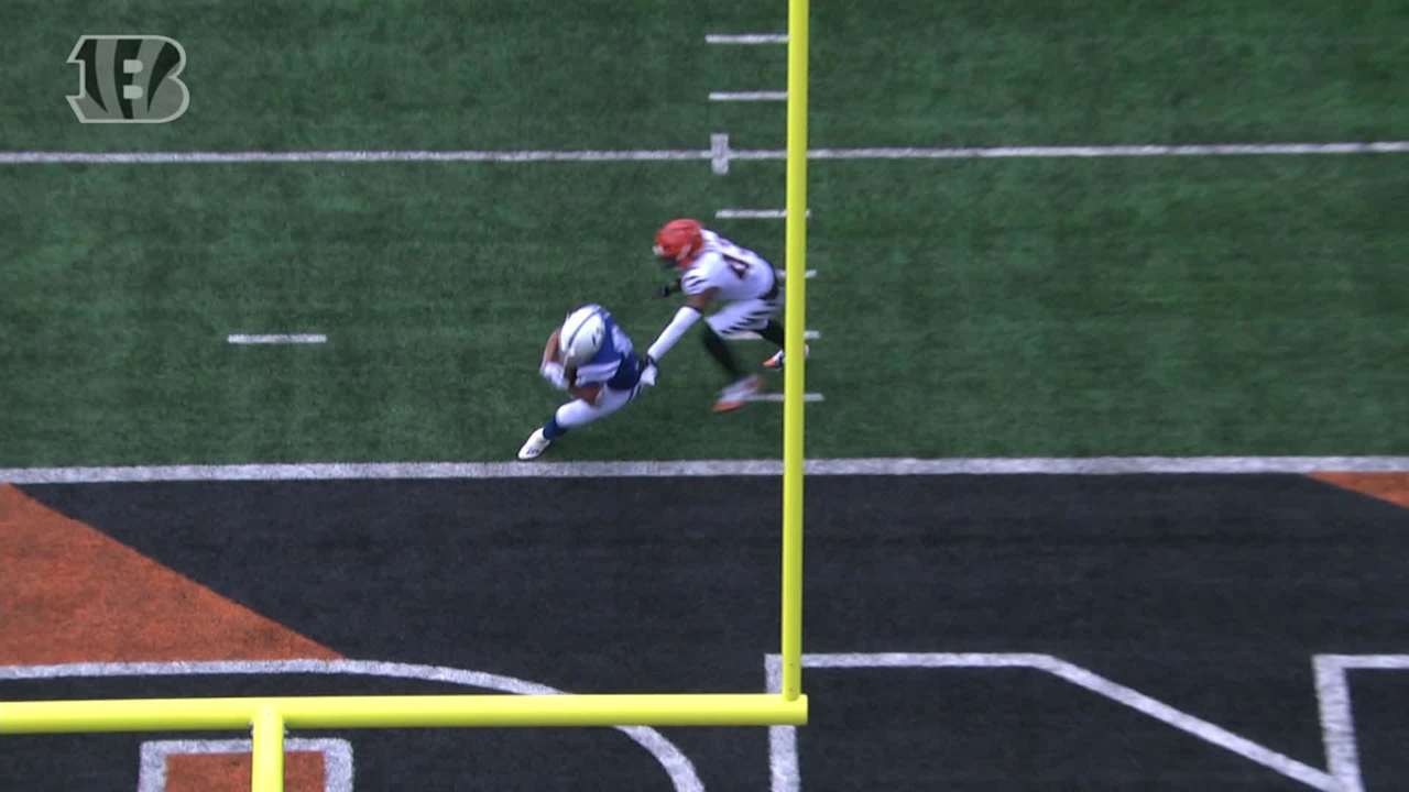 Indianapolis Colts quarterback Jason Bean's 7-yard touchdown pass to ...