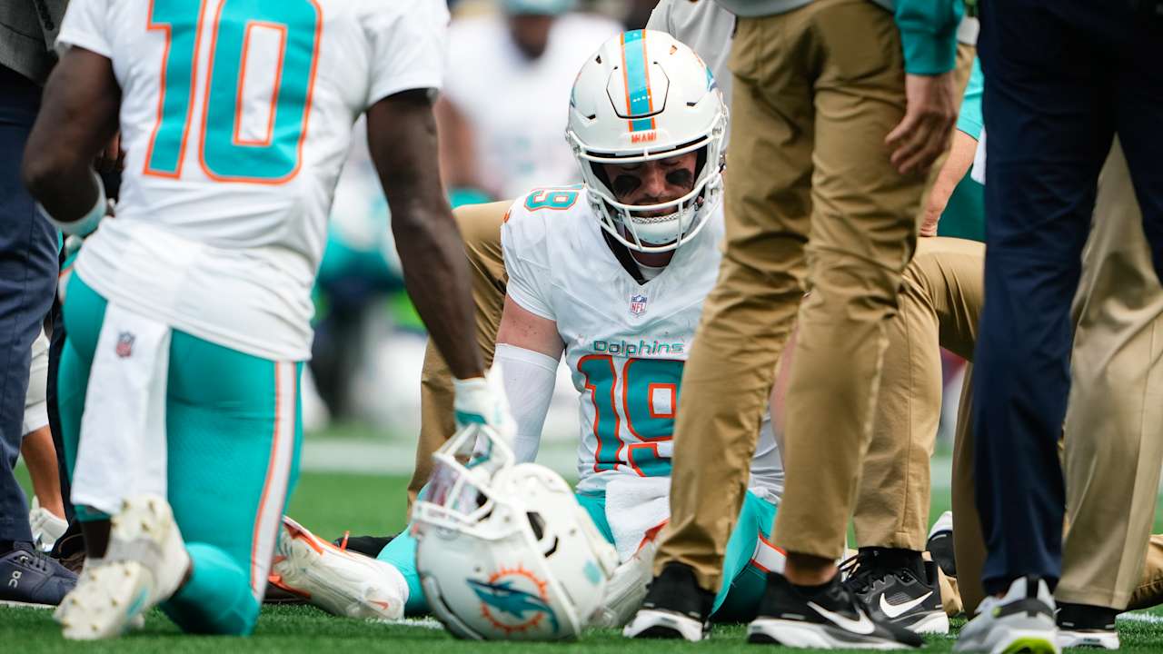Dolphins QB Skylar Thompson dealing with 'pretty painful' rib injury after loss to Seahawks