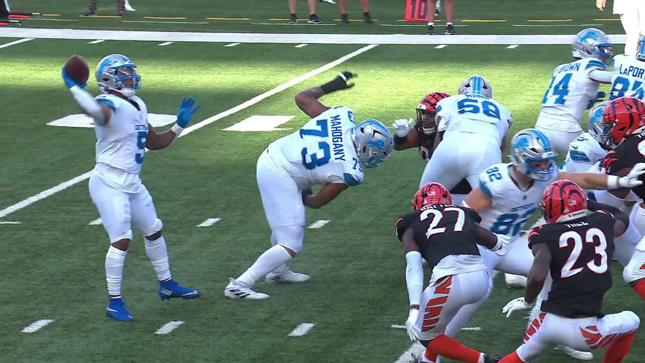 Can't-Miss Play: Trick-play touchdown! Detroit Lions running back David Montgomery throws ...