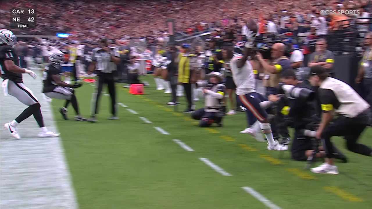 Chicago Bears running back D'Andre Swift puts Bears in lead 25-24 with ...