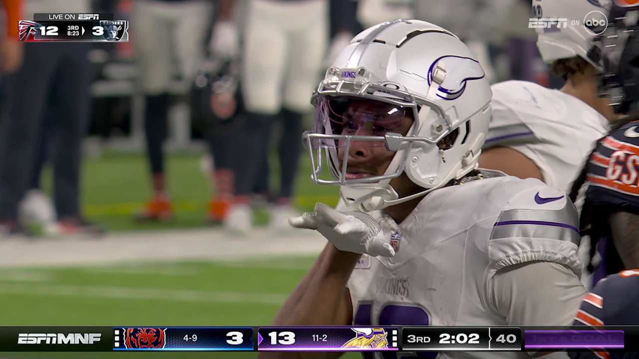 Minnesota Vikings quarterback Sam Darnold displays his accuracy on 17 ...